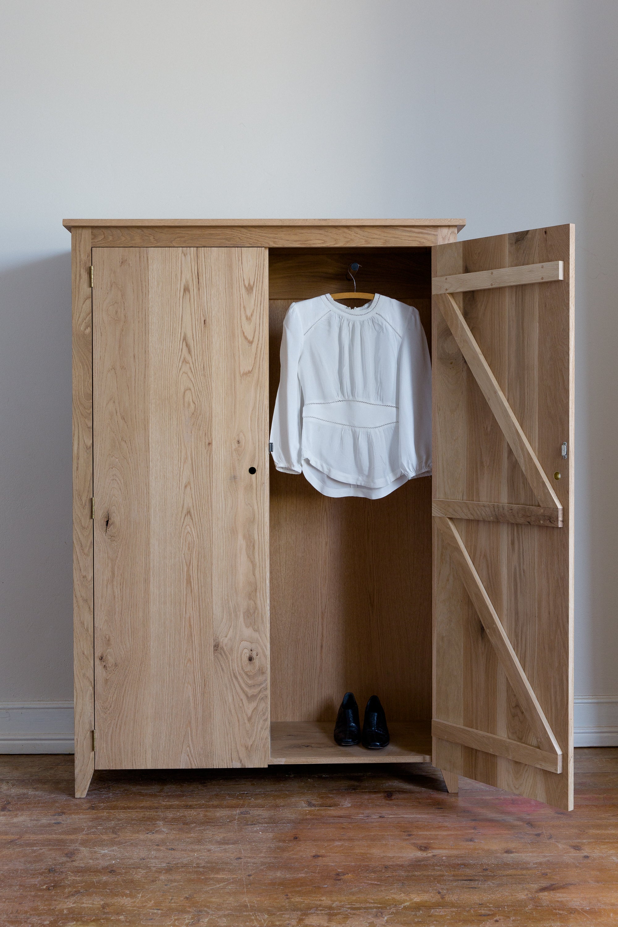 Dubbel Skraal Kas – NM Design & Interior